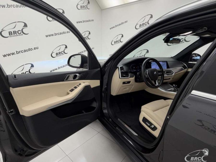 Grey BMW X5 2020 in Vilnius, with an engine capacity of 2.00 L and mileage of 40 thousand km for 39900 €, photo 21 on AUTOMOTO.COM.LV