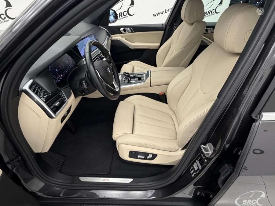 Grey BMW X5 2020 in Vilnius, with an engine capacity of 2.00 L and mileage of 40 thousand km for 39900 €, photo 23 on AUTOMOTO.COM.LV