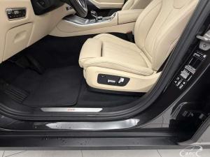Grey BMW X5 2020 in Vilnius, with an engine capacity of 2.00 L and mileage of 40 thousand km for 39900 €, photo 24 on AUTOMOTO.COM.LV