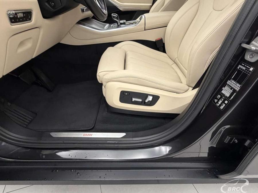Grey BMW X5 2020 in Vilnius, with an engine capacity of 2.00 L and mileage of 40 thousand km for 39900 €, photo 24 on AUTOMOTO.COM.LV
