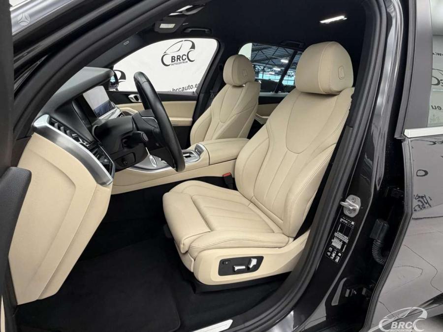 Grey BMW X5 2020 in Vilnius, with an engine capacity of 2.00 L and mileage of 40 thousand km for 39900 €, photo 25 on AUTOMOTO.COM.LV