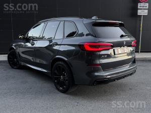 Grey BMW X5 2020 in Jelgava, with an engine capacity of 3.00 L and mileage of 195 thousand km for 38500 €, photo 12 on AUTOMOTO.COM.LV