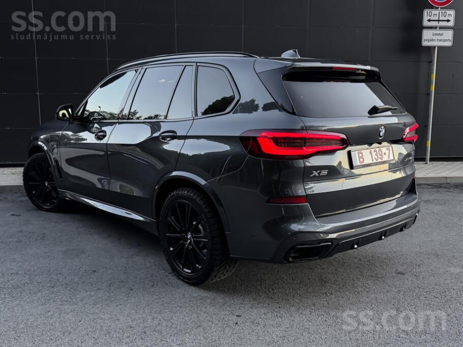 Grey BMW X5 2020 in Jelgava, with an engine capacity of 3.00 L and mileage of 195 thousand km for 38500 €, photo 12 on AUTOMOTO.COM.LV