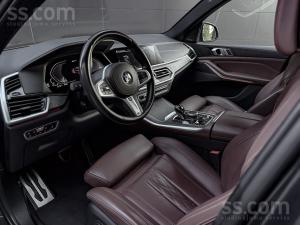 Grey BMW X5 2020 in Jelgava, with an engine capacity of 3.00 L and mileage of 195 thousand km for 38500 €, photo 17 on AUTOMOTO.COM.LV