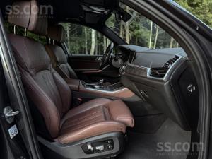 Grey BMW X5 2020 in Jelgava, with an engine capacity of 3.00 L and mileage of 195 thousand km for 38500 €, photo 19 on AUTOMOTO.COM.LV