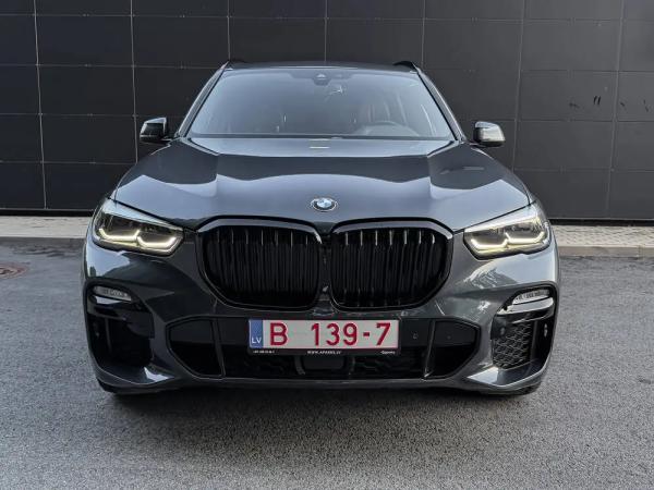 Grey BMW X5 2020 in Jelgava, with an engine capacity of 3.00 L and mileage of 195 thousand km for 38500 €, photo 3 on AUTOMOTO.COM.LV