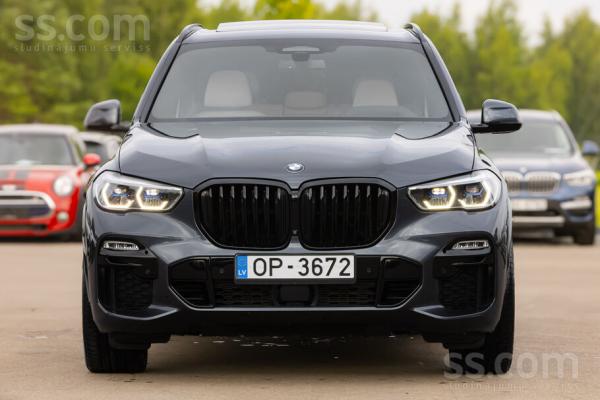 Grey BMW X5 2020 in Jelgava, with an engine capacity of 3.00 L and mileage of 0 thousand km for 45500 €, photo 2 on AUTOMOTO.COM.LV