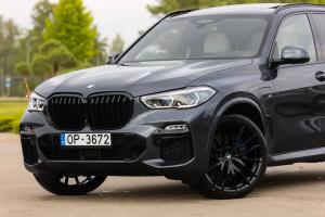 Pelēks BMW X5 2020 Jelgava, ar dzinēja tilpumu 3.00 L un nobraukumu 122 tūkst. km par 45500 €, foto 3 vietnē AUTOMOTO.COM.LV