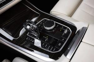 Pelēks BMW X5 2020 Jelgava, ar dzinēja tilpumu 3.00 L un nobraukumu 122 tūkst. km par 45500 €, foto 15 vietnē AUTOMOTO.COM.LV