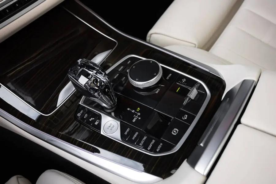 Pelēks BMW X5 2020 Jelgava, ar dzinēja tilpumu 3.00 L un nobraukumu 122 tūkst. km par 45500 €, foto 15 vietnē AUTOMOTO.COM.LV