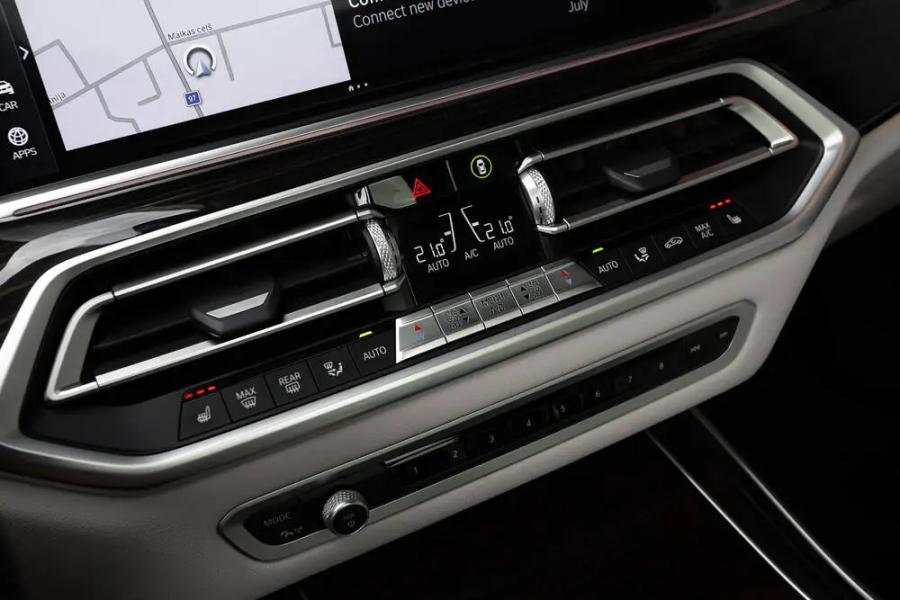 Pelēks BMW X5 2020 Jelgava, ar dzinēja tilpumu 3.00 L un nobraukumu 122 tūkst. km par 45500 €, foto 17 vietnē AUTOMOTO.COM.LV