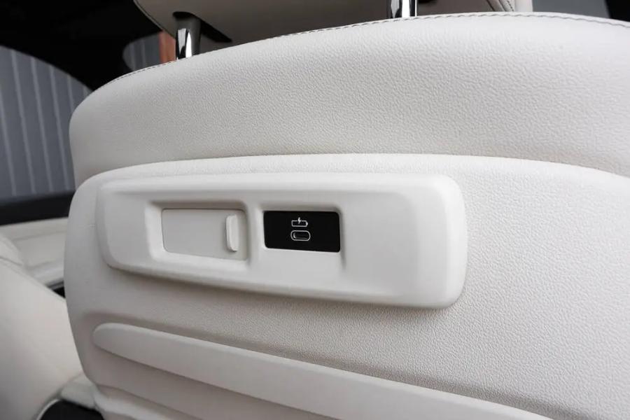 Pelēks BMW X5 2020 Jelgava, ar dzinēja tilpumu 3.00 L un nobraukumu 122 tūkst. km par 45500 €, foto 33 vietnē AUTOMOTO.COM.LV