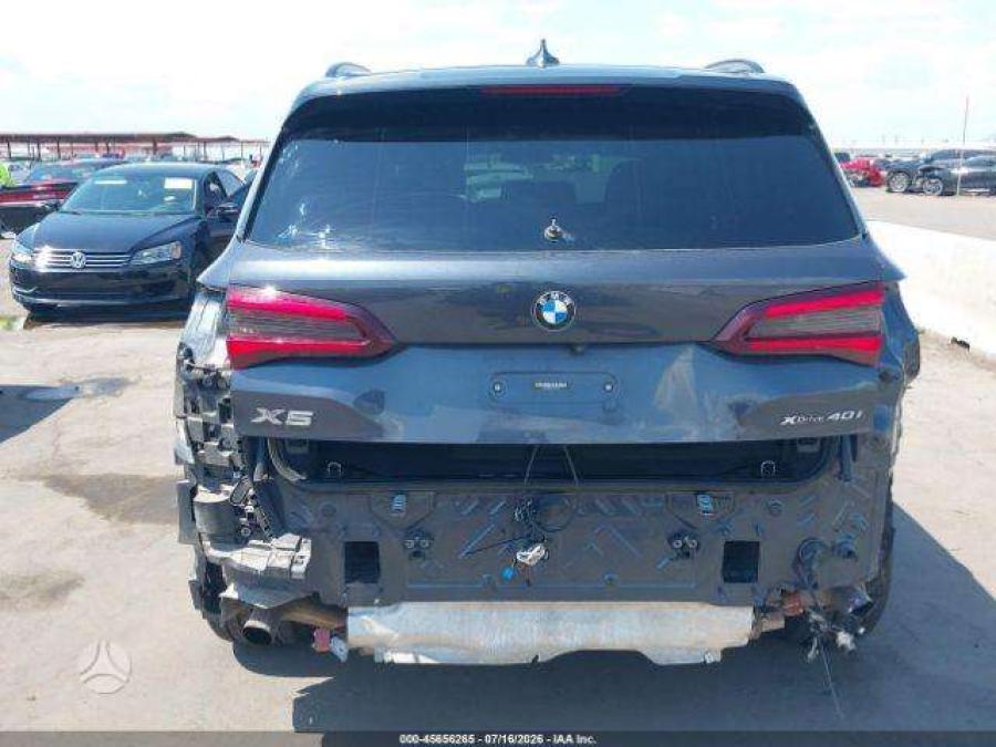 Grey BMW X5 2020 in Klaipeda, with an engine capacity of 3.00 L and mileage of 131 thousand km for 17000 €, photo 18 on AUTOMOTO.COM.LV