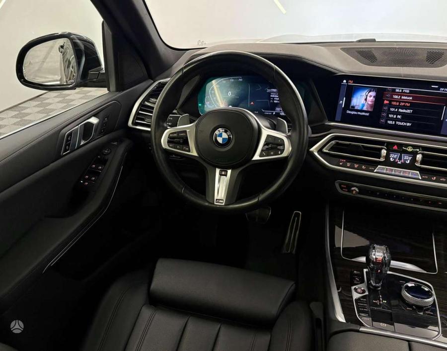 Grey BMW X5 2020 in Marijampole, with an engine capacity of 3.00 L and mileage of 57 thousand km for 37850 €, photo 5 on AUTOMOTO.COM.LV