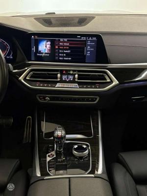 Grey BMW X5 2020 in Marijampole, with an engine capacity of 3.00 L and mileage of 57 thousand km for 37850 €, photo 9 on AUTOMOTO.COM.LV