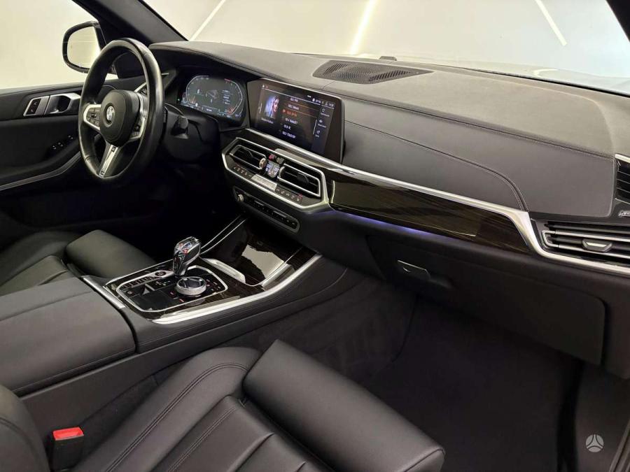 Grey BMW X5 2020 in Marijampole, with an engine capacity of 3.00 L and mileage of 57 thousand km for 37850 €, photo 22 on AUTOMOTO.COM.LV