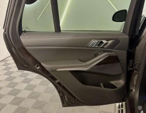Grey BMW X5 2020 in Marijampole, with an engine capacity of 3.00 L and mileage of 57 thousand km for 37850 €, photo 23 on AUTOMOTO.COM.LV