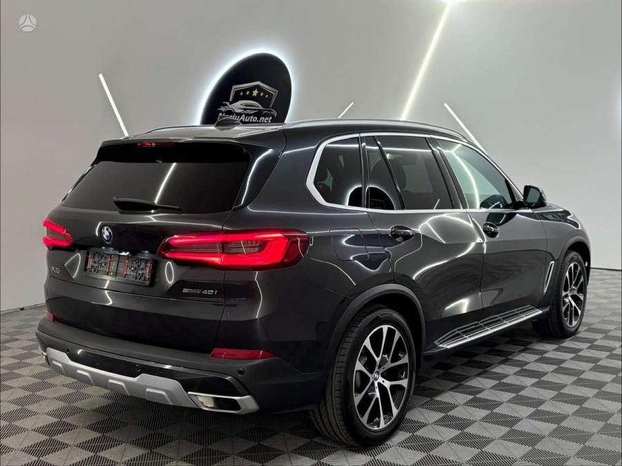 Grey BMW X5 2020 in Marijampole, with an engine capacity of 3.00 L and mileage of 57 thousand km for 37850 €, photo 29 on AUTOMOTO.COM.LV