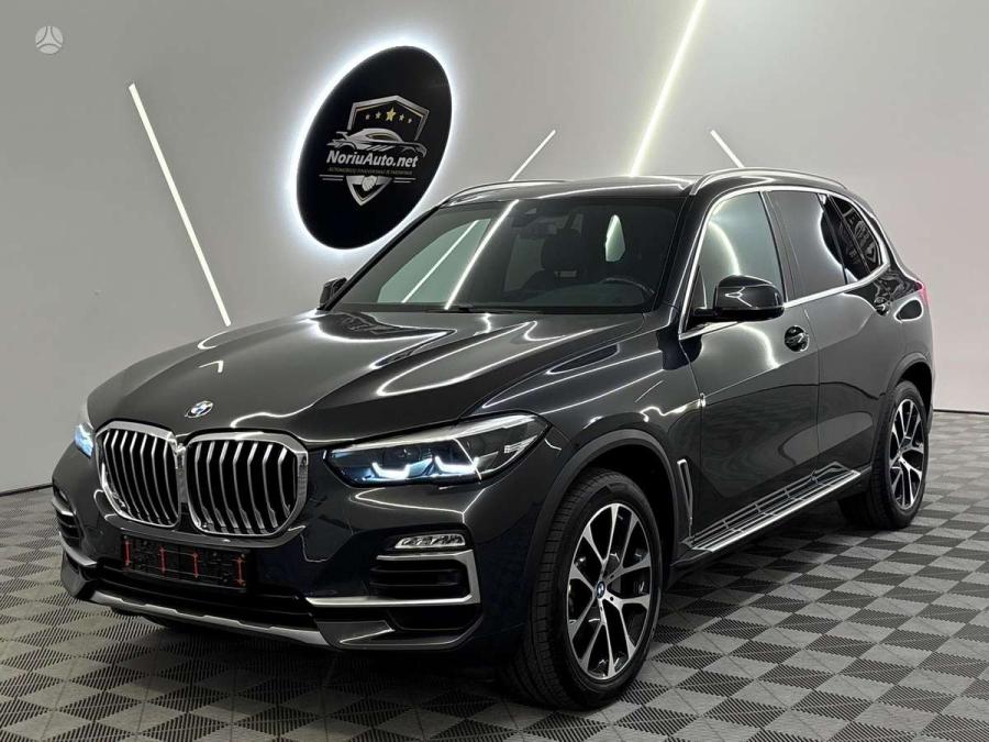 Grey BMW X5 2020 in Marijampole, with an engine capacity of 3.00 L and mileage of 57 thousand km for 37850 €, photo 33 on AUTOMOTO.COM.LV