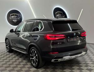 Grey BMW X5 2020 in Marijampole, with an engine capacity of 3.00 L and mileage of 57 thousand km for 37850 €, photo 36 on AUTOMOTO.COM.LV