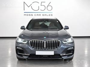 Grey BMW X5 2020 in Riga, with an engine capacity of 3.00 L and mileage of 142 thousand km for 39900 €, photo  on AUTOMOTO.COM.LV