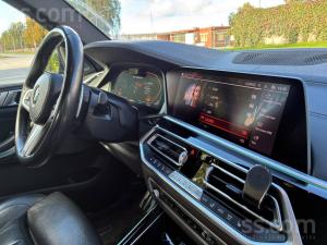 Grey BMW X5 2020 in Riga, with an engine capacity of 3.00 L and mileage of 203 thousand km for 38500 €, photo 6 on AUTOMOTO.COM.LV