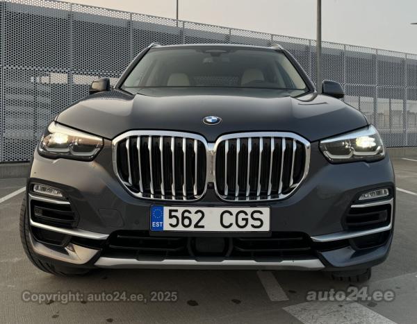 Pelēks BMW X5 2021 Tallina, ar dzinēja tilpumu 3.00 L un nobraukumu 63 tūkst. km par 54450 €, foto 4 vietnē AUTOMOTO.COM.LV