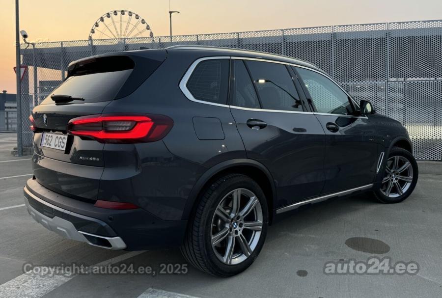 Pelēks BMW X5 2021 Tallina, ar dzinēja tilpumu 3.00 L un nobraukumu 63 tūkst. km par 54450 €, foto 6 vietnē AUTOMOTO.COM.LV