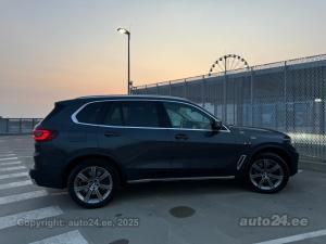 Pelēks BMW X5 2021 Tallina, ar dzinēja tilpumu 3.00 L un nobraukumu 63 tūkst. km par 54450 €, foto 7 vietnē AUTOMOTO.COM.LV