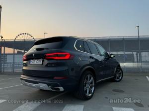 Pelēks BMW X5 2021 Tallina, ar dzinēja tilpumu 3.00 L un nobraukumu 63 tūkst. km par 54450 €, foto 9 vietnē AUTOMOTO.COM.LV