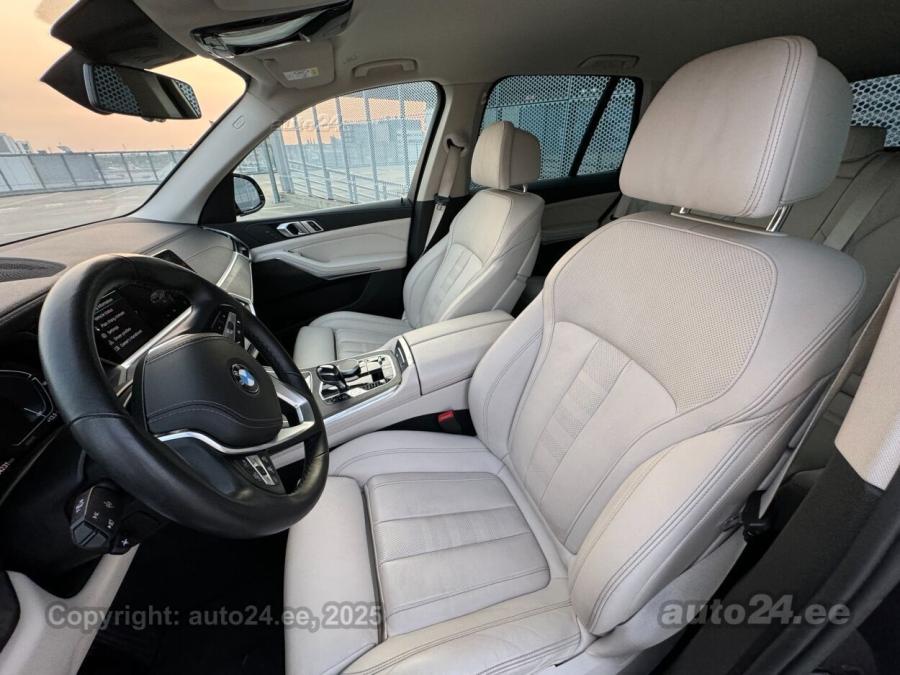 Pelēks BMW X5 2021 Tallina, ar dzinēja tilpumu 3.00 L un nobraukumu 63 tūkst. km par 54450 €, foto 11 vietnē AUTOMOTO.COM.LV