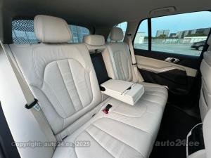 Pelēks BMW X5 2021 Tallina, ar dzinēja tilpumu 3.00 L un nobraukumu 63 tūkst. km par 54450 €, foto 16 vietnē AUTOMOTO.COM.LV