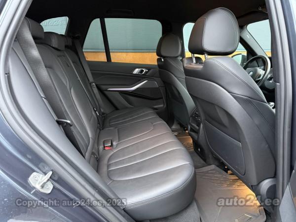 Pelēks BMW X5 2021 Tallina, ar dzinēja tilpumu 3.00 L un nobraukumu 112 tūkst. km par 49900 €, foto 11 vietnē AUTOMOTO.COM.LV