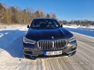 Pelēks BMW X5 2021 Tallina, ar dzinēja tilpumu 3.00 L un nobraukumu 101 tūkst. km par 52500 €, foto 2 vietnē AUTOMOTO.COM.LV