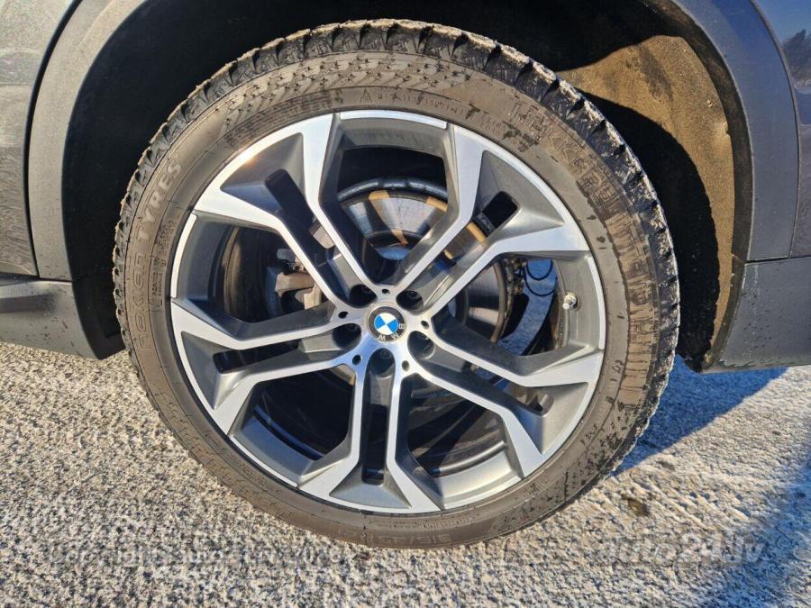 Pelēks BMW X5 2021 Tallina, ar dzinēja tilpumu 3.00 L un nobraukumu 101 tūkst. km par 52500 €, foto 13 vietnē AUTOMOTO.COM.LV