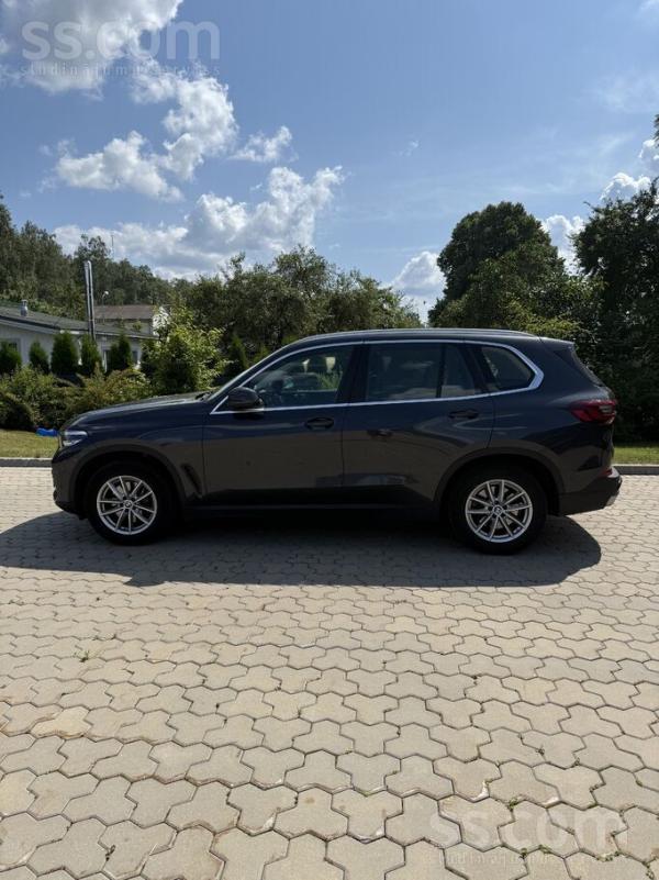 Pelēks BMW X5 2021 Rīga, ar dzinēja tilpumu 3.00 L un nobraukumu 95 tūkst. km par 38300 €, foto 2 vietnē AUTOMOTO.COM.LV