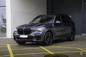 Pelēks BMW X5 2021 Viļņa, ar dzinēja tilpumu 2.99 L un nobraukumu 221 tūkst. km par 43950 €, foto 3 vietnē AUTOMOTO.COM.LV