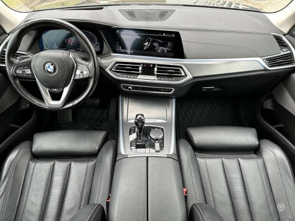 Grey BMW X5 2021 in Vilnius, with an engine capacity of 3.00 L and mileage of 145 thousand km for 43999 €, photo 8 on AUTOMOTO.COM.LV