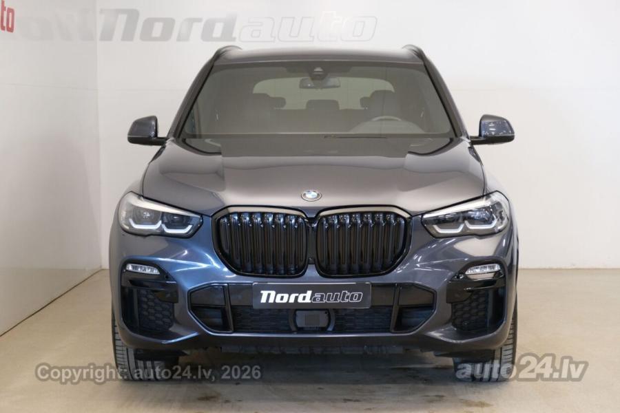 Pelēks BMW X5 2021 Tallina, ar dzinēja tilpumu 3.00 L un nobraukumu 124 tūkst. km par 49900 €, foto 3 vietnē AUTOMOTO.COM.LV