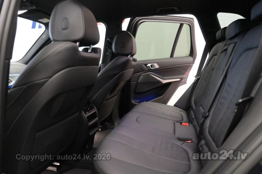 Pelēks BMW X5 2021 Tallina, ar dzinēja tilpumu 3.00 L un nobraukumu 124 tūkst. km par 49900 €, foto 6 vietnē AUTOMOTO.COM.LV