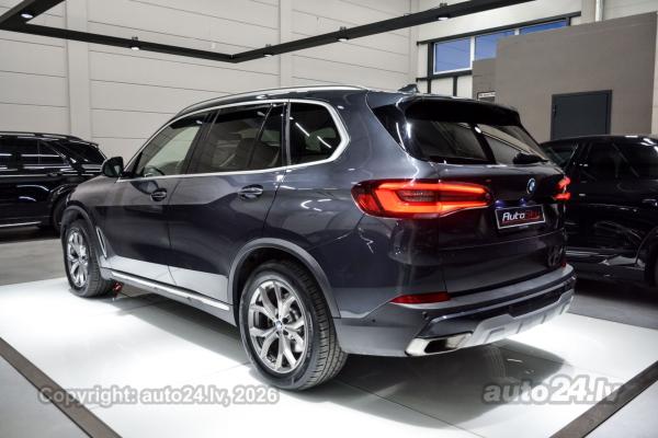 Pelēks BMW X5 2021 Tallina, ar dzinēja tilpumu 3.00 L un nobraukumu 167 tūkst. km par 44800 €, foto 7 vietnē AUTOMOTO.COM.LV