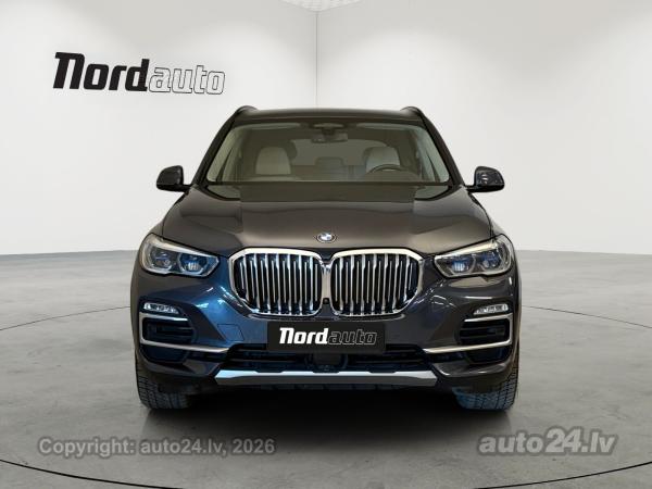 Pelēks BMW X5 2021 Tallina, ar dzinēja tilpumu 3.00 L un nobraukumu 149 tūkst. km par 44900 €, foto 3 vietnē AUTOMOTO.COM.LV