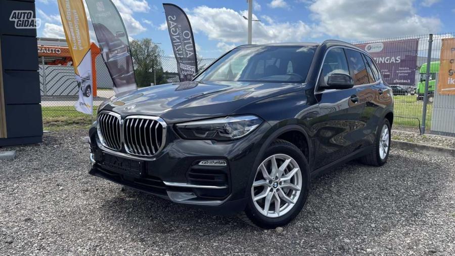 Pelēks BMW X5 2021 Marijampole, ar dzinēja tilpumu 3.00 L un nobraukumu 226 tūkst. km par 32500 €, foto 1 vietnē AUTOMOTO.COM.LV