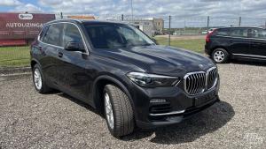 Pelēks BMW X5 2021 Marijampole, ar dzinēja tilpumu 3.00 L un nobraukumu 226 tūkst. km par 32500 €, foto 5 vietnē AUTOMOTO.COM.LV