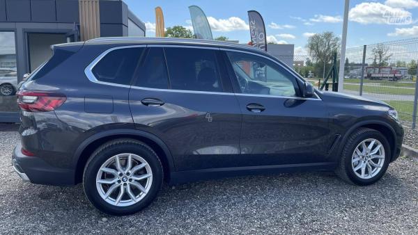 Grey BMW X5 2021 in Marijampole, with an engine capacity of 3.00 L and mileage of 226 thousand km for 32500 €, photo 8 on AUTOMOTO.COM.LV