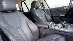 Pelēks BMW X5 2021 Marijampole, ar dzinēja tilpumu 3.00 L un nobraukumu 226 tūkst. km par 32500 €, foto 21 vietnē AUTOMOTO.COM.LV