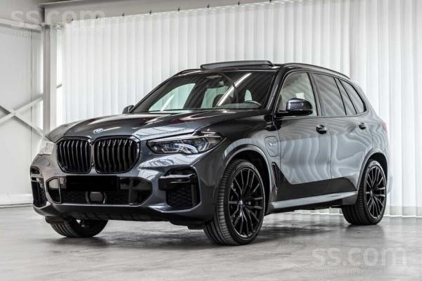 Pelēks BMW X5 2021 Tukums, ar dzinēja tilpumu 3.00 L un nobraukumu 0 tūkst. km par 58777 €, foto 1 vietnē AUTOMOTO.COM.LV
