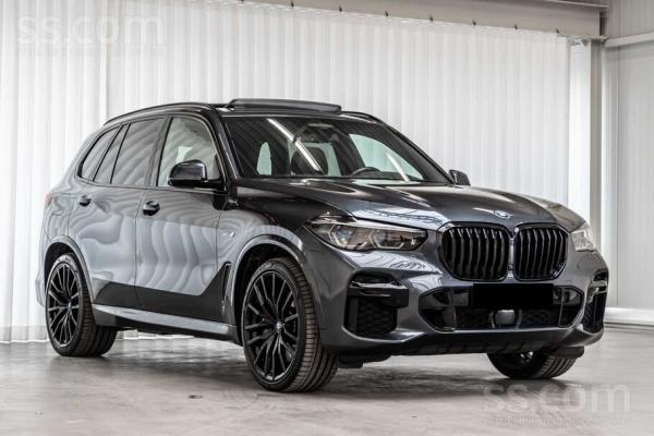 Pelēks BMW X5 2021 Tukums, ar dzinēja tilpumu 3.00 L un nobraukumu 0 tūkst. km par 58777 €, foto 2 vietnē AUTOMOTO.COM.LV