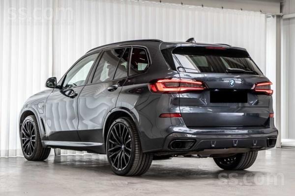 Pelēks BMW X5 2021 Tukums, ar dzinēja tilpumu 3.00 L un nobraukumu 0 tūkst. km par 58777 €, foto 4 vietnē AUTOMOTO.COM.LV