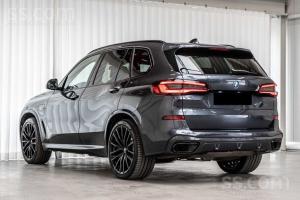 Grey BMW X5 2021 in Tukums, with an engine capacity of 3.00 L and mileage of 0 thousand km for 58777 €, photo 5 on AUTOMOTO.COM.LV